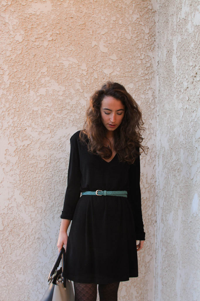 Garde-robe capsule : 7 façons de porter une petite robe noire - Iznowgood